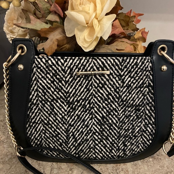 Alexis Bendel | Bags | Alexis Bendel Black And White Herringbone ...